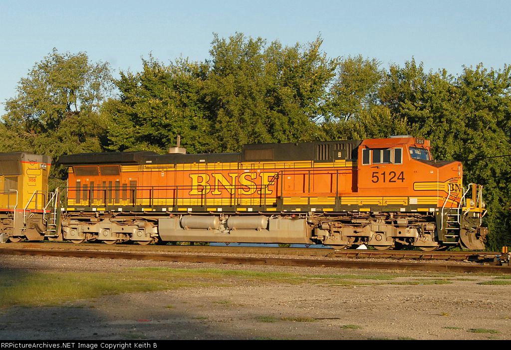 BNSF 5124